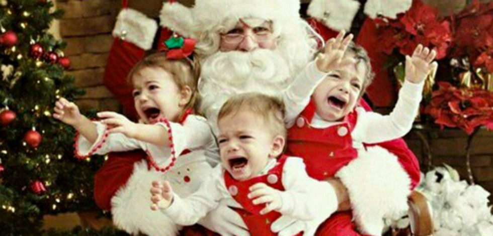 16 of the Most Hilarious Santa Photos Fails of All Time - Picture with ...